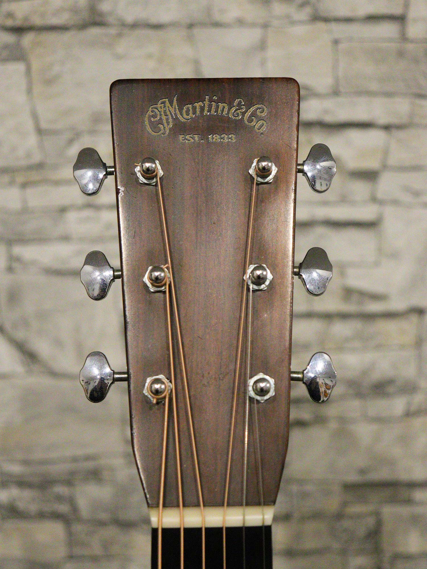 Martin HD-28V with Fishman Rare Earth Single 2000